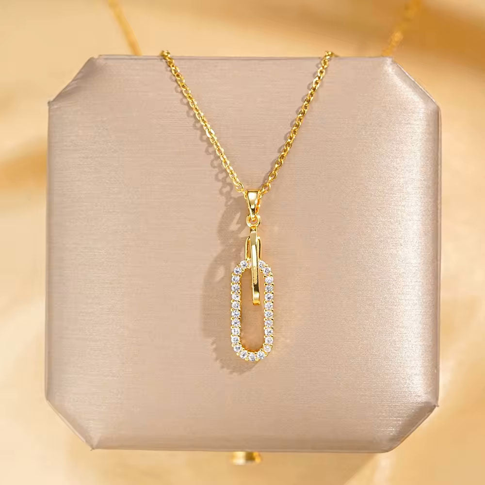 Chic Gold Paper Clip Necklace - Modern Elegance